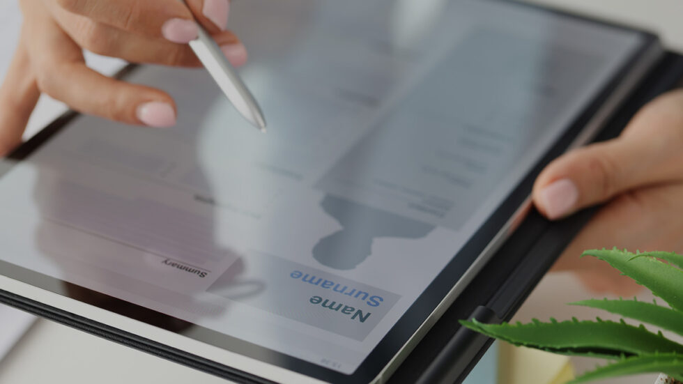 6 ways to find a new job - Simplify global hiring with Roots